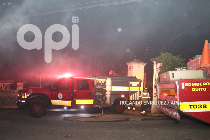 Fotografías | Desastres-y-accidentes | INCENDIO-QUITO-GUAPULO