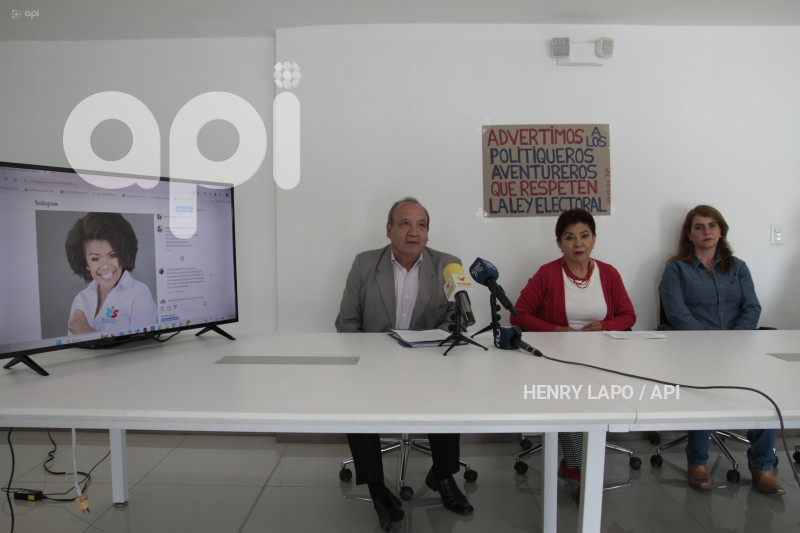 Fotografías | Politica | INFRACCION ELECTORAL