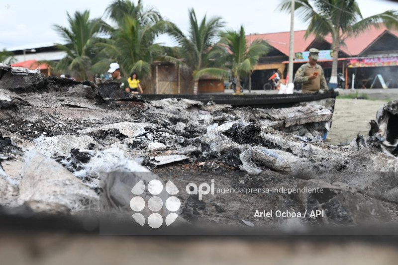 Fotografías | Desastres-y-accidentes | MANTA-INCENDIO-BARCOS